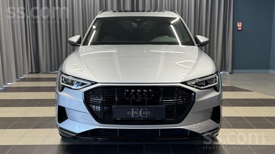 Grey Audi E-Tron 2021 in Riga, with an engine capacity of 0.00 L and mileage of 87 thousand km for 27990 €, photo 3 on AUTOMOTO.COM.LV
