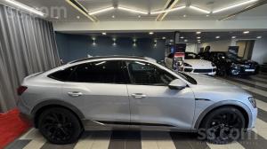 Grey Audi E-Tron 2021 in Riga, with an engine capacity of 0.00 L and mileage of 87 thousand km for 27990 €, photo 5 on AUTOMOTO.COM.LV