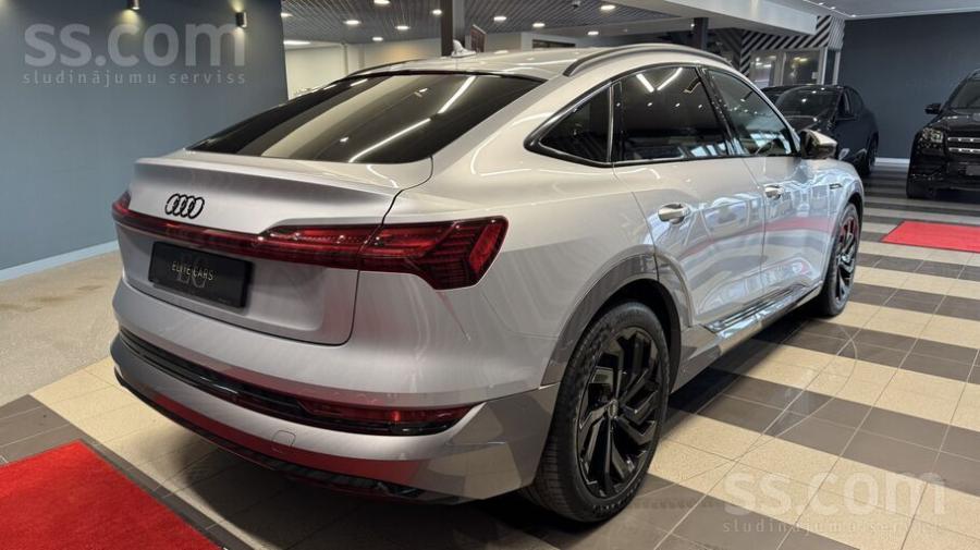 Grey Audi E-Tron 2021 in Riga, with an engine capacity of 0.00 L and mileage of 87 thousand km for 27990 €, photo 6 on AUTOMOTO.COM.LV