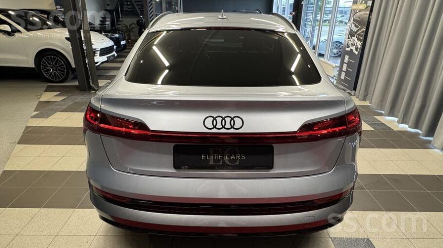 Grey Audi E-Tron 2021 in Riga, with an engine capacity of 0.00 L and mileage of 87 thousand km for 27990 €, photo 7 on AUTOMOTO.COM.LV