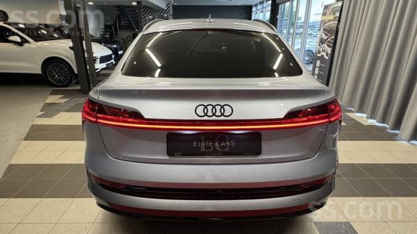 Grey Audi E-Tron 2021 in Riga, with an engine capacity of 0.00 L and mileage of 87 thousand km for 27990 €, photo 9 on AUTOMOTO.COM.LV