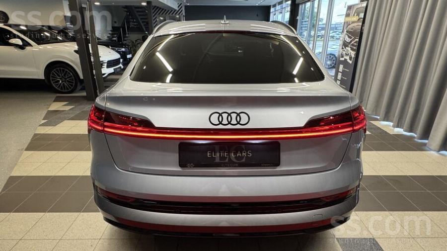Grey Audi E-Tron 2021 in Riga, with an engine capacity of 0.00 L and mileage of 87 thousand km for 27990 €, photo 10 on AUTOMOTO.COM.LV