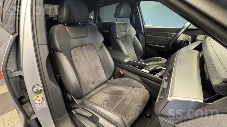 Grey Audi E-Tron 2021 in Riga, with an engine capacity of 0.00 L and mileage of 87 thousand km for 27990 €, photo 13 on AUTOMOTO.COM.LV