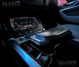 Серый Ауди E-Tron 2021 в Елгава, объемом двигателя 0.00 л и пробегом 166 тыс. км за 22990 €, фото 13 на AUTOMOTO.COM.LV