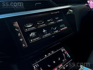 Серый Ауди E-Tron 2021 в Елгава, объемом двигателя 0.00 л и пробегом 166 тыс. км за 22990 €, фото 14 на AUTOMOTO.COM.LV