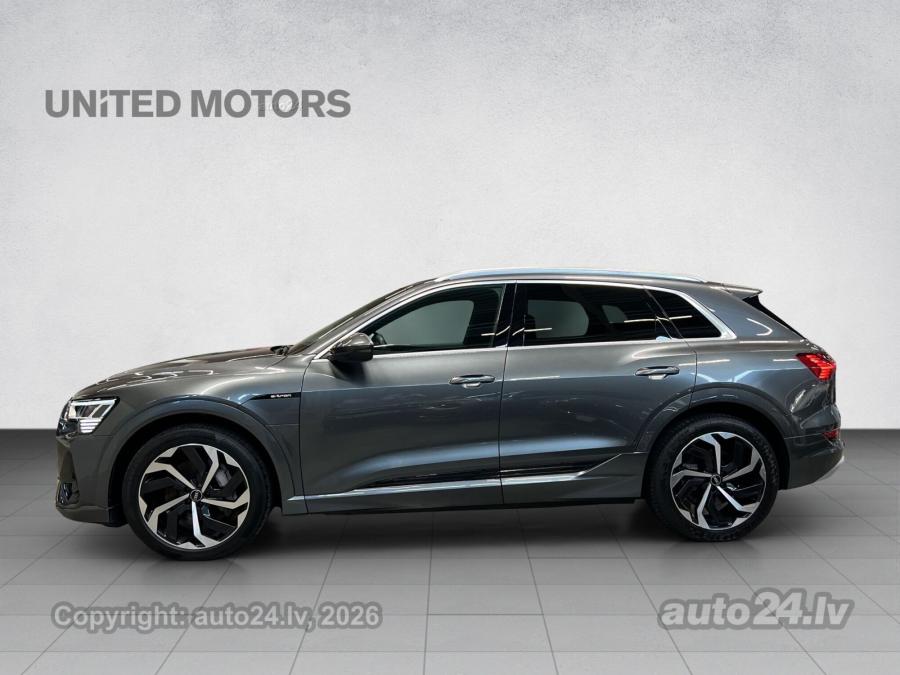 Grey Audi E-Tron 2021 in Tallinn, with an engine capacity of 0.00 L and mileage of 43 thousand km for 33400 €, photo 4 on AUTOMOTO.COM.LV