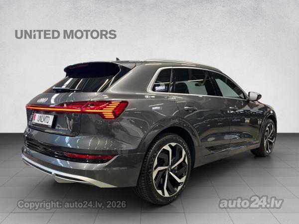 Pelēks Audi E-Tron 2021 Tallina, ar dzinēja tilpumu 0.00 L un nobraukumu 43 tūkst. km par 33400 €, foto 6 vietnē AUTOMOTO.COM.LV