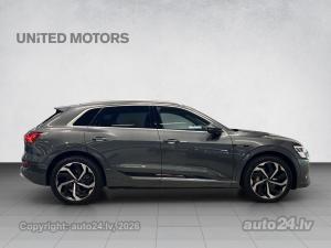 Grey Audi E-Tron 2021 in Tallinn, with an engine capacity of 0.00 L and mileage of 43 thousand km for 33400 €, photo 8 on AUTOMOTO.COM.LV
