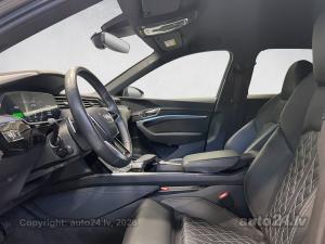 Grey Audi E-Tron 2021 in Tallinn, with an engine capacity of 0.00 L and mileage of 43 thousand km for 33400 €, photo 10 on AUTOMOTO.COM.LV