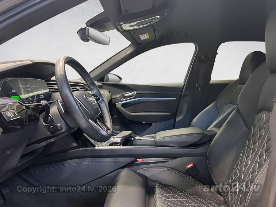 Grey Audi E-Tron 2021 in Tallinn, with an engine capacity of 0.00 L and mileage of 43 thousand km for 33400 €, photo 10 on AUTOMOTO.COM.LV