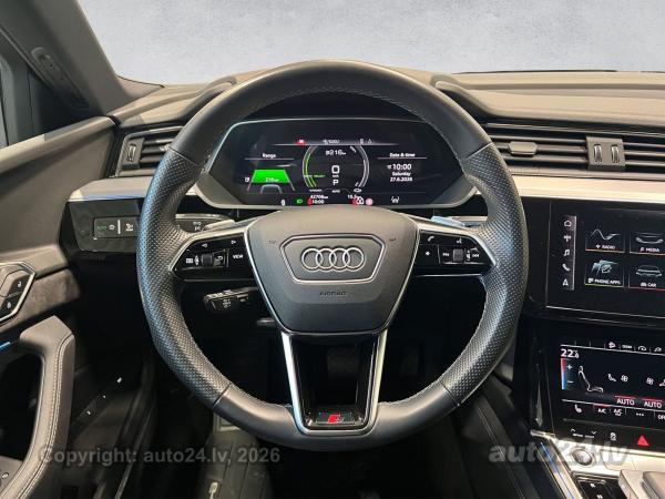 Pelēks Audi E-Tron 2021 Tallina, ar dzinēja tilpumu 0.00 L un nobraukumu 43 tūkst. km par 33400 €, foto 10 vietnē AUTOMOTO.COM.LV