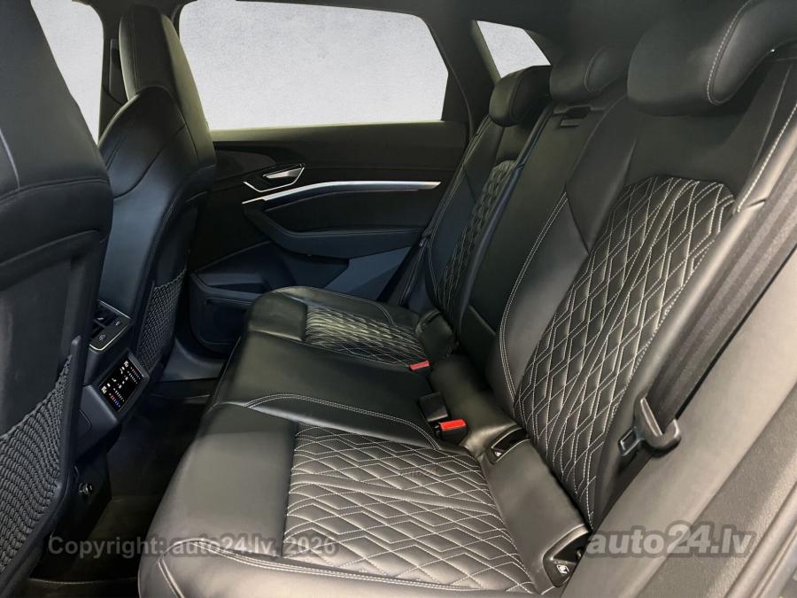 Grey Audi E-Tron 2021 in Tallinn, with an engine capacity of 0.00 L and mileage of 43 thousand km for 33400 €, photo 12 on AUTOMOTO.COM.LV