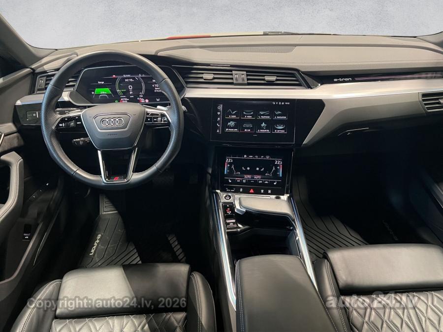 Grey Audi E-Tron 2021 in Tallinn, with an engine capacity of 0.00 L and mileage of 43 thousand km for 33400 €, photo 13 on AUTOMOTO.COM.LV