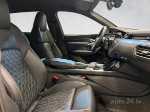 Grey Audi E-Tron 2021 in Tallinn, with an engine capacity of 0.00 L and mileage of 43 thousand km for 33400 €, photo 14 on AUTOMOTO.COM.LV