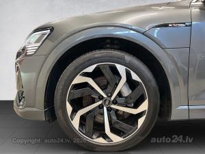 Grey Audi E-Tron 2021 in Tallinn, with an engine capacity of 0.00 L and mileage of 43 thousand km for 33400 €, photo 16 on AUTOMOTO.COM.LV