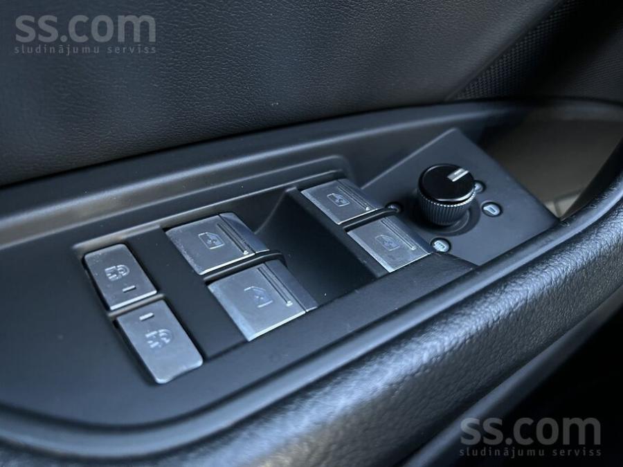 Pelēks Audi E-Tron 2021 Rīga, ar dzinēja tilpumu 0.00 L un nobraukumu 141 tūkst. km par 27990 €, foto 15 vietnē AUTOMOTO.COM.LV