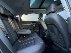 Pelēks Audi E-Tron 2021 Rīga, ar dzinēja tilpumu 0.00 L un nobraukumu 141 tūkst. km par 27990 €, foto 8 vietnē AUTOMOTO.COM.LV