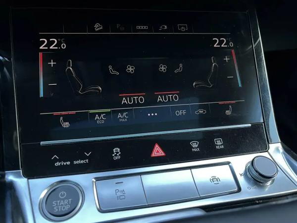 Pelēks Audi E-Tron 2021 Rīga, ar dzinēja tilpumu 0.00 L un nobraukumu 141 tūkst. km par 27990 €, foto 10 vietnē AUTOMOTO.COM.LV