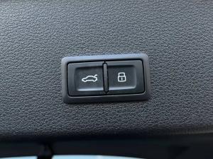 Pelēks Audi E-Tron 2021 Rīga, ar dzinēja tilpumu 0.00 L un nobraukumu 141 tūkst. km par 27990 €, foto 18 vietnē AUTOMOTO.COM.LV