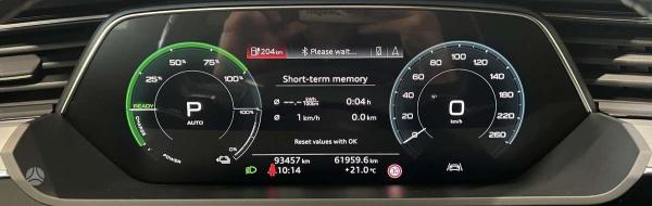 Grey Audi E-Tron 2021 in Kaunas, with an engine capacity of 0.00 L and mileage of 93 thousand km for 23500 €, photo 5 on AUTOMOTO.COM.LV