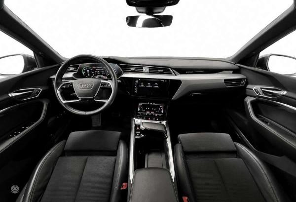 Grey Audi E-Tron 2021 in Kaunas, with an engine capacity of 0.00 L and mileage of 93 thousand km for 23500 €, photo 7 on AUTOMOTO.COM.LV