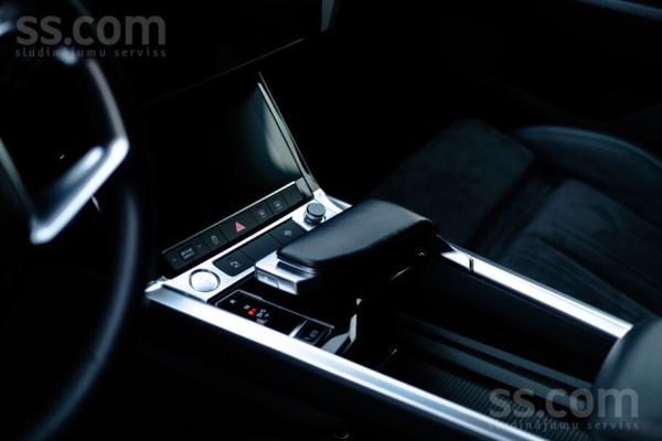 Grey Audi E-Tron 2021 in Riga, with an engine capacity of 0.00 L and mileage of 100 thousand km for 27000 €, photo 8 on AUTOMOTO.COM.LV