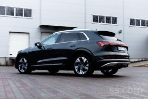 Grey Audi E-Tron 2021 in Riga, with an engine capacity of 0.00 L and mileage of 100 thousand km for 27000 €, photo 5 on AUTOMOTO.COM.LV