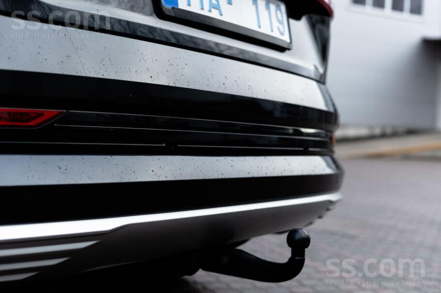 Grey Audi E-Tron 2021 in Riga, with an engine capacity of 0.00 L and mileage of 100 thousand km for 27000 €, photo 6 on AUTOMOTO.COM.LV