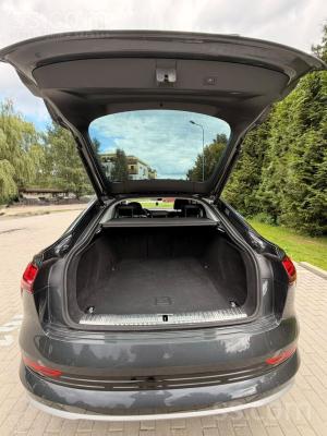 Pelēks Audi E-Tron 2021 Rīga, ar dzinēja tilpumu 0.00 L un nobraukumu 127 tūkst. km par 24500 €, foto 4 vietnē AUTOMOTO.COM.LV