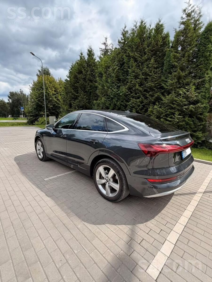 Pelēks Audi E-Tron 2021 Rīga, ar dzinēja tilpumu 0.00 L un nobraukumu 127 tūkst. km par 24500 €, foto 5 vietnē AUTOMOTO.COM.LV