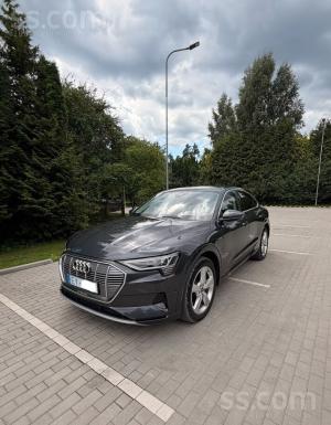 Pelēks Audi E-Tron 2021 Rīga, ar dzinēja tilpumu 0.00 L un nobraukumu 127 tūkst. km par 24500 €, foto 6 vietnē AUTOMOTO.COM.LV