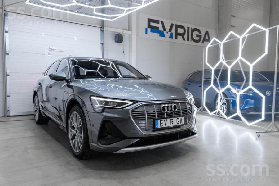 Grey Audi E-Tron 2021 in Riga, with an engine capacity of 0.00 L and mileage of 90 thousand km for 27900 €, photo 1 on AUTOMOTO.COM.LV