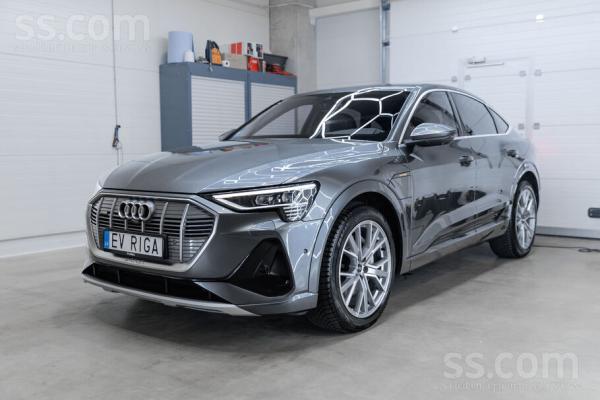 Pelēks Audi E-Tron 2021 Rīga, ar dzinēja tilpumu 0.00 L un nobraukumu 90 tūkst. km par 27900 €, foto 3 vietnē AUTOMOTO.COM.LV