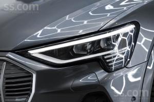 Grey Audi E-Tron 2021 in Riga, with an engine capacity of 0.00 L and mileage of 90 thousand km for 27900 €, photo 5 on AUTOMOTO.COM.LV