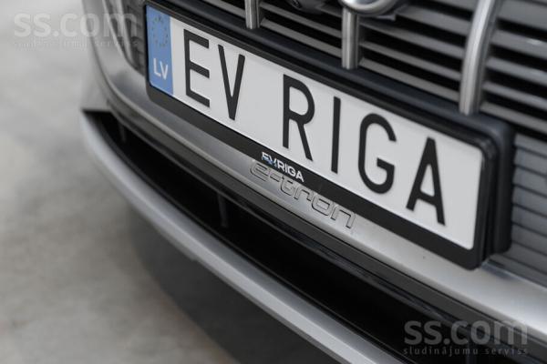 Pelēks Audi E-Tron 2021 Rīga, ar dzinēja tilpumu 0.00 L un nobraukumu 90 tūkst. km par 27900 €, foto 5 vietnē AUTOMOTO.COM.LV