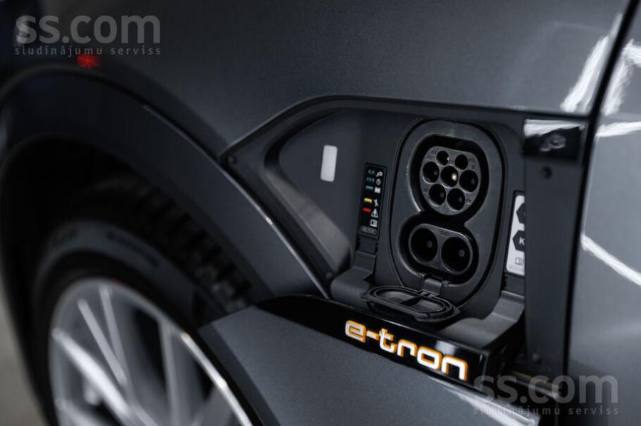 Grey Audi E-Tron 2021 in Riga, with an engine capacity of 0.00 L and mileage of 90 thousand km for 27900 €, photo 9 on AUTOMOTO.COM.LV