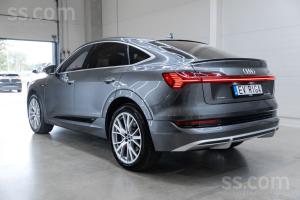 Grey Audi E-Tron 2021 in Riga, with an engine capacity of 0.00 L and mileage of 90 thousand km for 27900 €, photo 10 on AUTOMOTO.COM.LV