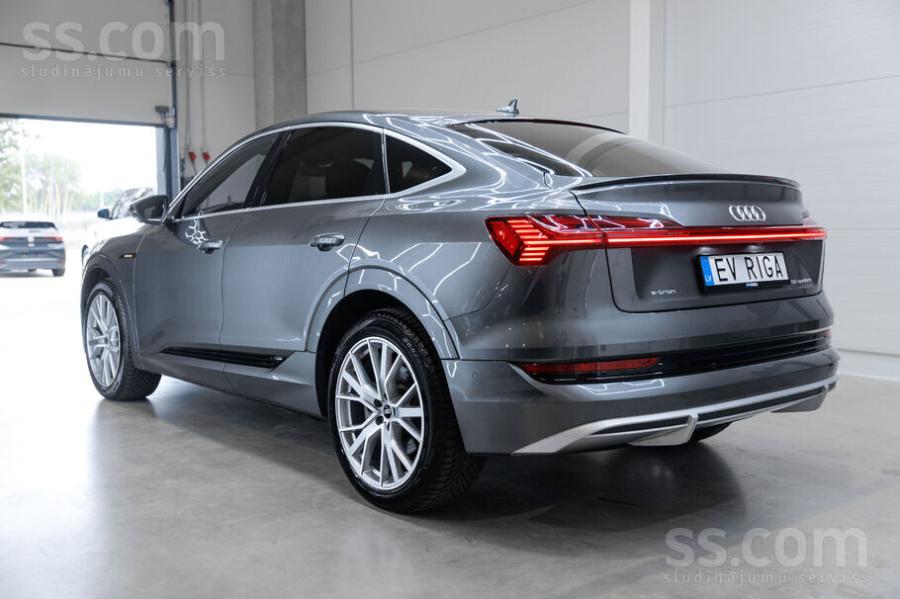 Grey Audi E-Tron 2021 in Riga, with an engine capacity of 0.00 L and mileage of 90 thousand km for 27900 €, photo 10 on AUTOMOTO.COM.LV