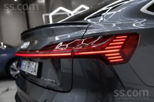 Grey Audi E-Tron 2021 in Riga, with an engine capacity of 0.00 L and mileage of 90 thousand km for 27900 €, photo 13 on AUTOMOTO.COM.LV
