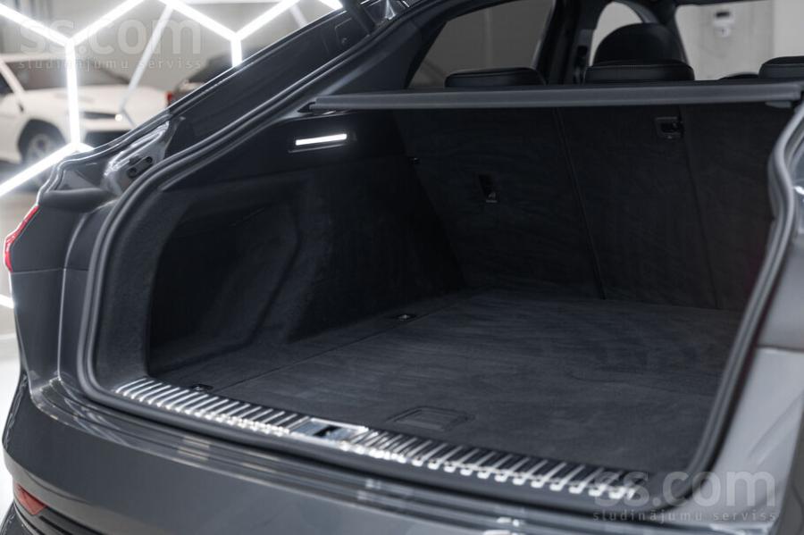 Grey Audi E-Tron 2021 in Riga, with an engine capacity of 0.00 L and mileage of 90 thousand km for 27900 €, photo 15 on AUTOMOTO.COM.LV