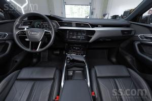 Grey Audi E-Tron 2021 in Riga, with an engine capacity of 0.00 L and mileage of 90 thousand km for 27900 €, photo 17 on AUTOMOTO.COM.LV