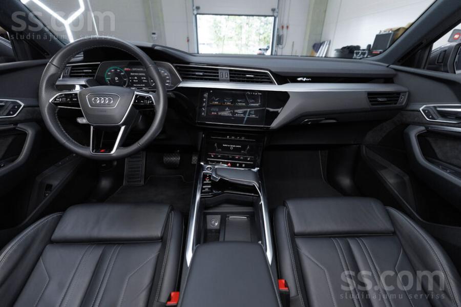 Grey Audi E-Tron 2021 in Riga, with an engine capacity of 0.00 L and mileage of 90 thousand km for 27900 €, photo 17 on AUTOMOTO.COM.LV