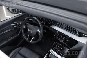 Grey Audi E-Tron 2021 in Riga, with an engine capacity of 0.00 L and mileage of 90 thousand km for 27900 €, photo 19 on AUTOMOTO.COM.LV
