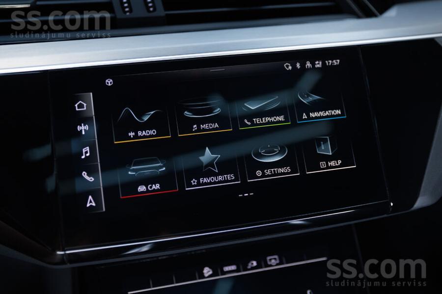 Grey Audi E-Tron 2021 in Riga, with an engine capacity of 0.00 L and mileage of 90 thousand km for 27900 €, photo 32 on AUTOMOTO.COM.LV