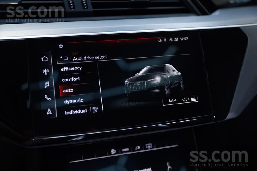 Grey Audi E-Tron 2021 in Riga, with an engine capacity of 0.00 L and mileage of 90 thousand km for 27900 €, photo 34 on AUTOMOTO.COM.LV