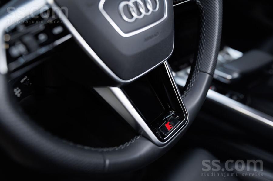 Grey Audi E-Tron 2021 in Riga, with an engine capacity of 0.00 L and mileage of 90 thousand km for 27900 €, photo 35 on AUTOMOTO.COM.LV