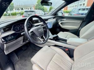 Grey Audi E-Tron 2021 in Tukums, with an engine capacity of 0.00 L and mileage of 98 thousand km for 35990 €, photo 4 on AUTOMOTO.COM.LV