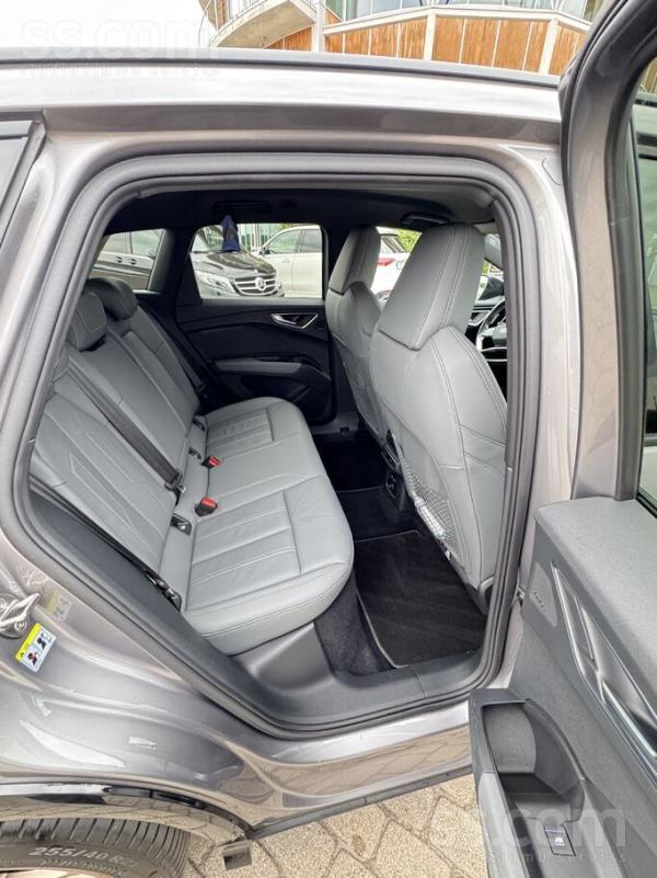 Grey Audi E-Tron 2021 in Jurmala, with an engine capacity of 0.00 L and mileage of 93 thousand km for 36600 €, photo 10 on AUTOMOTO.COM.LV