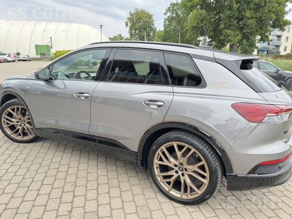 Grey Audi E-Tron 2021 in Jurmala, with an engine capacity of 0.00 L and mileage of 93 thousand km for 36600 €, photo 3 on AUTOMOTO.COM.LV