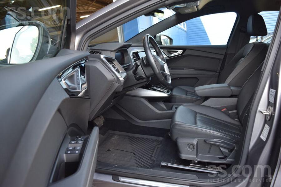 Grey Audi E-Tron 2021 in Riga, with an engine capacity of 0.00 L and mileage of 87 thousand km for 29900 €, photo 4 on AUTOMOTO.COM.LV
